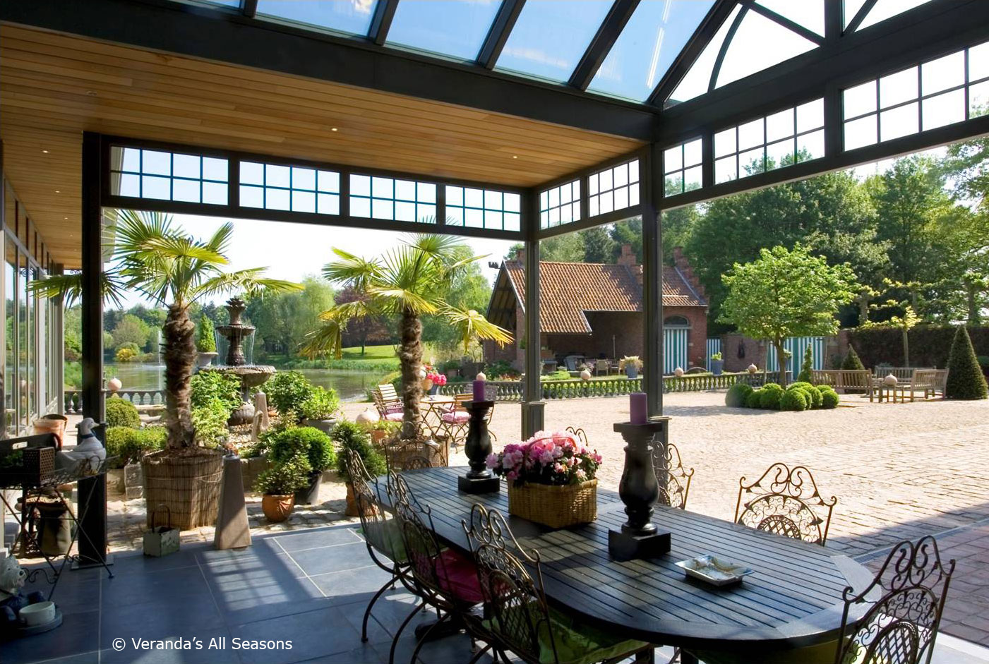 Cast decorative, architectural, structural column for out- and indoor ...